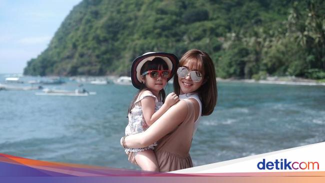 Gisel dan Gempita Berbikini, Gading Marten Gemas Banget