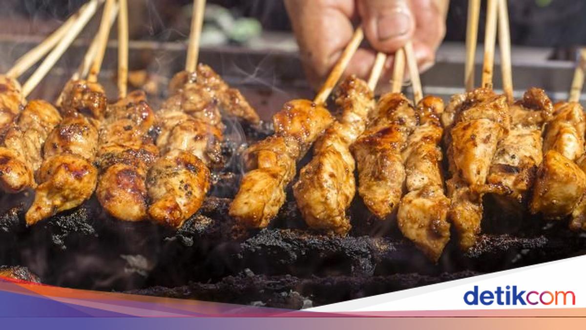 Nggak Perlu Panik Ada Noda Bekas Bakar Sate di Carport, Ini Cara ...