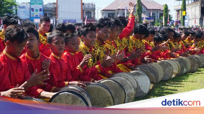 2019 Pemuda Aceh Meriahkan HUT RI ke-74 dengan Tari Rapai Geleng