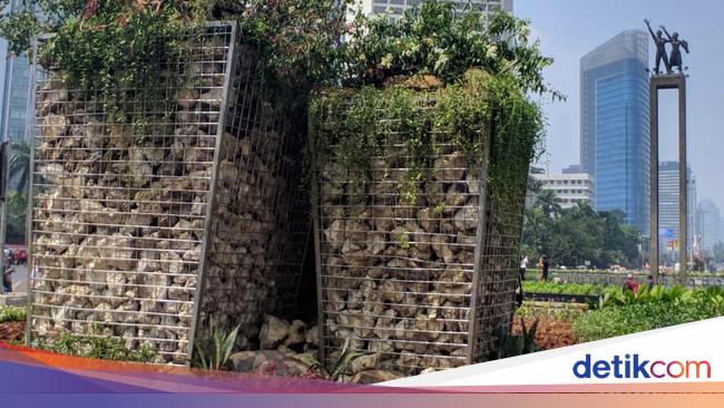 Potret Batu Karang yang Ada di Instalasi Gabion Bundaran HI