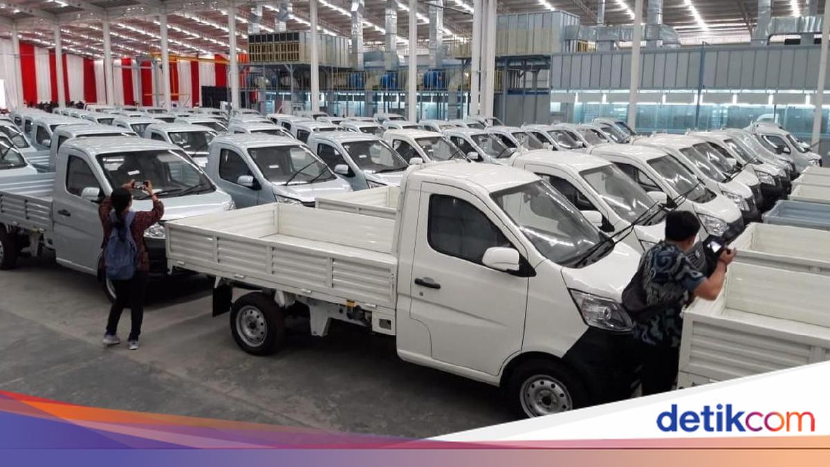 Terjual 300 Unit, Siapa Saja Pembeli Mobil Esemka?