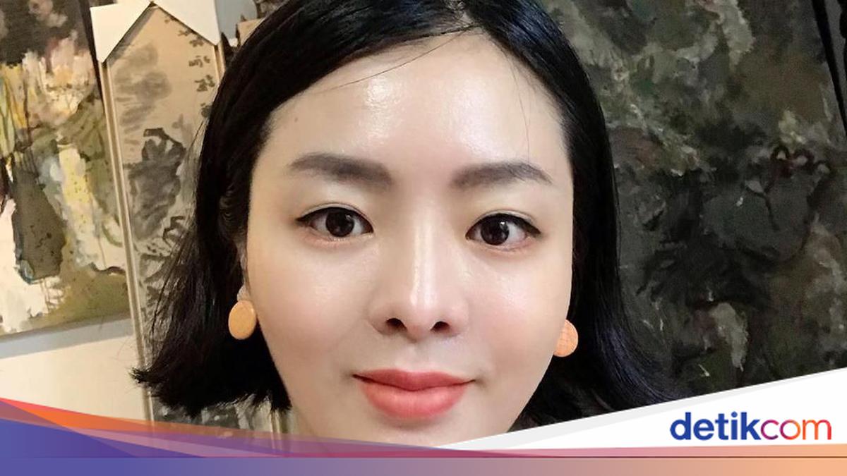 Potret Guru Bahasa Cantik yang Dulunya Pernah Jadi Pemain Film Seksi
