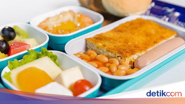 Mengulik Dapur Katering Pesawat, Dari Bahan hingga Penyajian di Udara