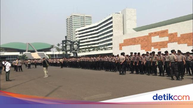 Ada Demo di Depan DPR Siang Ini, Cek Rekayasa Lalu Lintasnya Ada Demo di Depan DPR Siang Ini, Cek Rekayasa Lalu Lintasnya