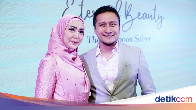 Tanggapi soal Celana Cingkrang dan Jenggot, Arie Untung Ingatkan Kisah Ini Tanggapi soal Celana Cingkrang dan Jenggot, Arie Untung Ingatkan Kisah Ini