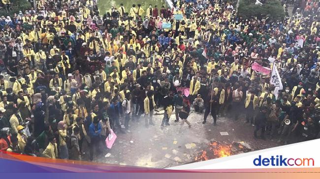 Timeline Gelombang Demo Besar-besaran di Berbagai Kota 2 Pekan Terakhir