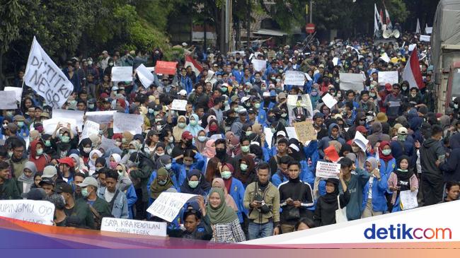 Menghayati Kembali Peran Mahasiswa Menghayati Kembali Peran Mahasiswa