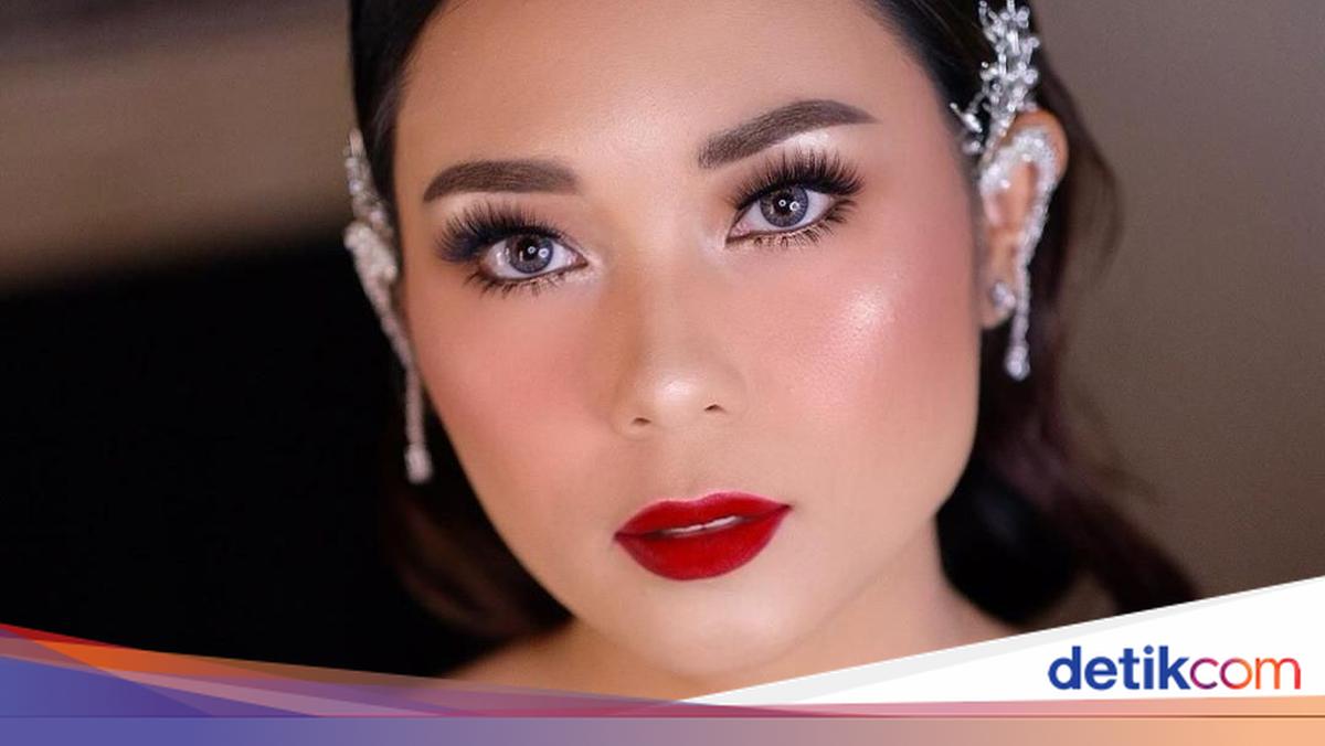 Hemat Budget Nikah, Ayla Dimitri Pakai Baju Sama Tapi Beda di Akad ...