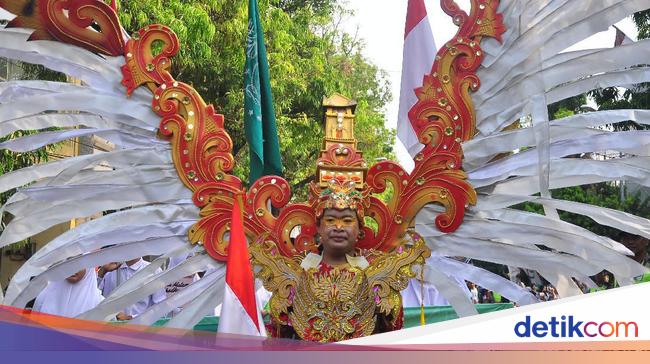 Ada Batik Carnival di Pawai Hari Santri Kelilingi Alun-alun Kudus