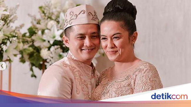 Varissa Camelia si Mak Lampir Cantik Resmi Menikah