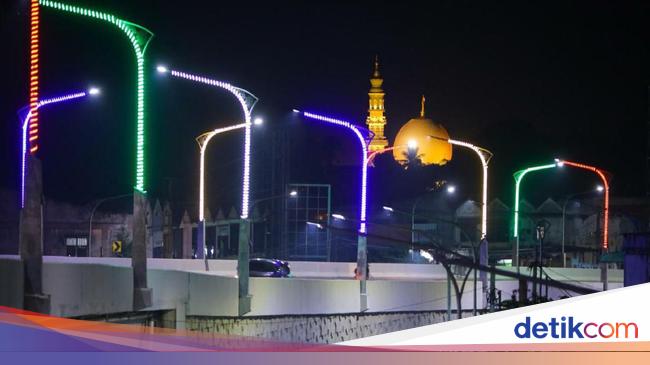 Potret Banda Aceh yang Makin Kece berkat Lampu Warna-warni