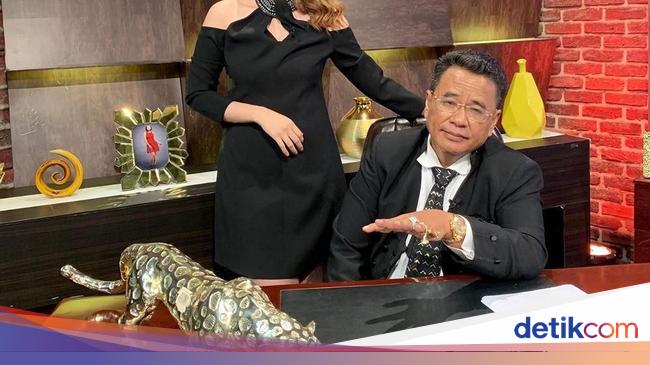 Kenalan dengan Shella O, Asisten Hotman Paris yang Cantik dan Doyan Ngopi