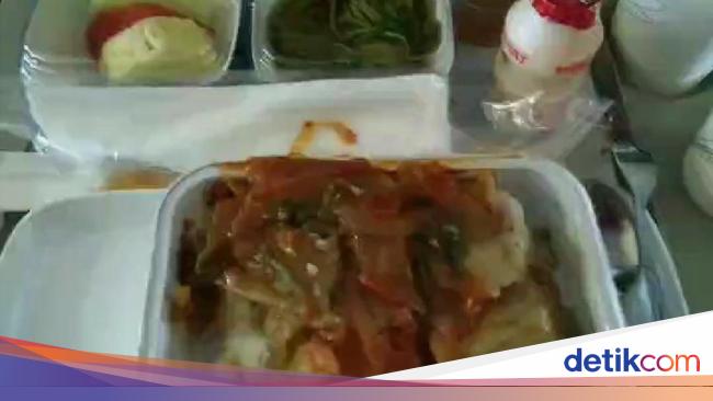 Trinity Dapati Suguhan Makanan Garuda Indonesia yang Mengecewakan
