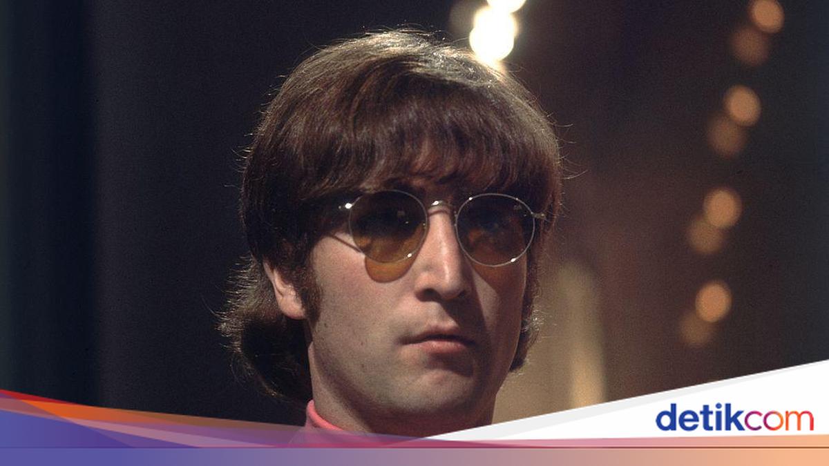 Kesal Lagunya Tak Laku, John Lennon Surati Ratu Elizabeth II