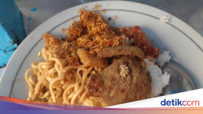 Nasi Madura Kongde Betabur 'Jembut Belanda' yang Gurih Pedas