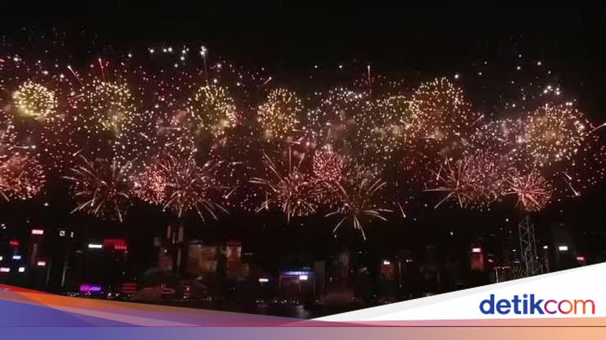 Hong Kong Tiadakan Pesta Kembang Api, Diganti Undian Berhadiah