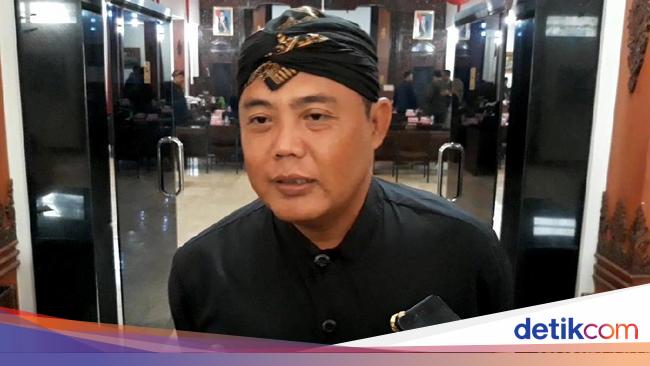Bupati Karanganyar Viral soal BBM: Nggak Punya Uang, Nggak Usah Pergi