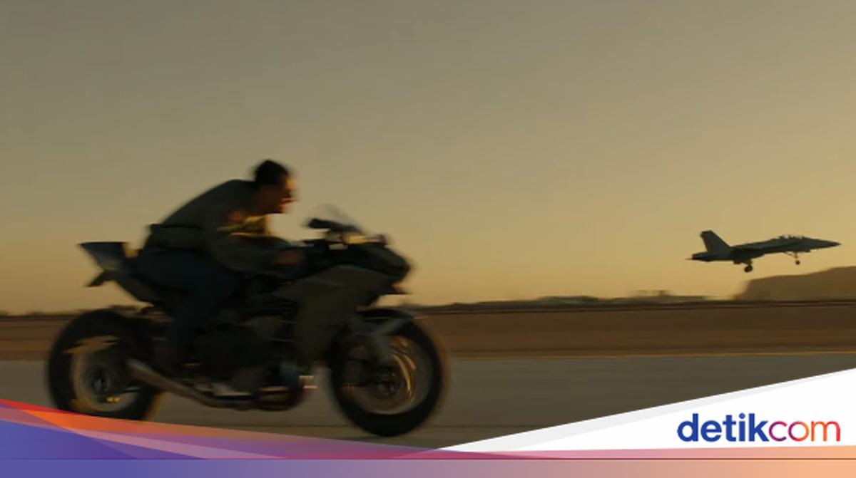 Tom Cruise Beraksi Geber Kawasaki H2 di Film Top Gun