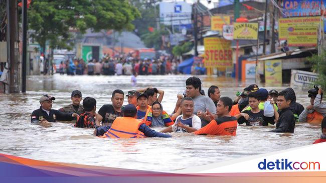 Diterjang Banjir, 16 Ribu Warga Tangerang Mengungsi
