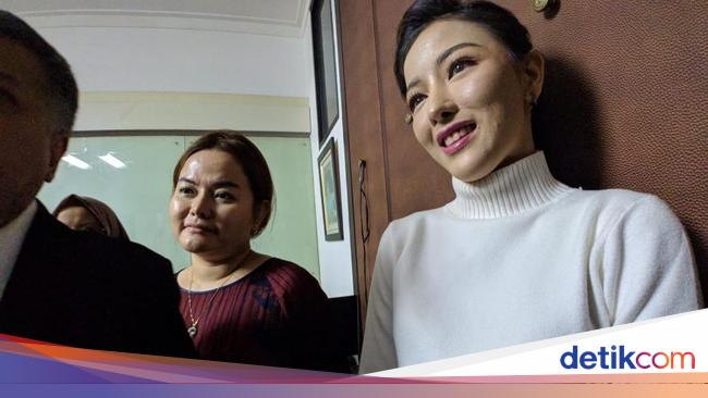Foto-Video Muncul di @digeeembok, Pramugari Siwi Curigai Orang Dekat