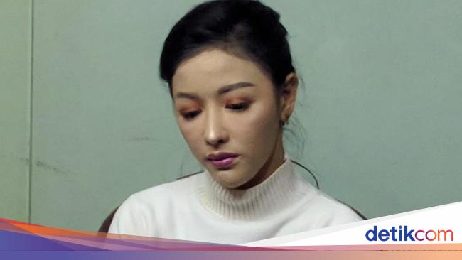 Tepis Cuma Kibas Rambut, Pengacara Cerita Proses Siwi Jadi Pramugari Garuda