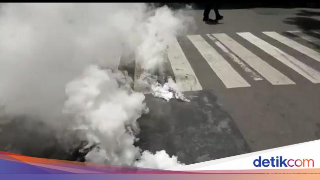 Terungkap! Ini Penyebab Jalan Berasap di Bandung