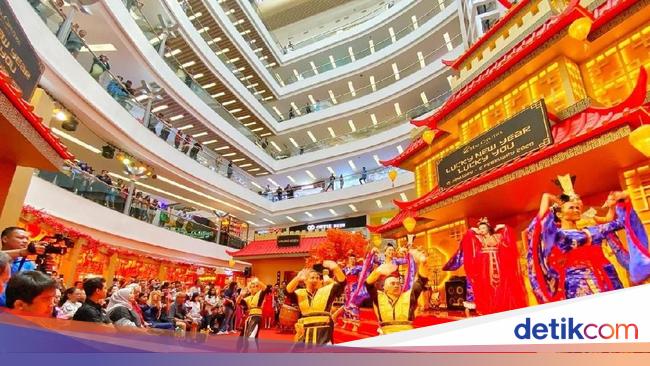 Rayakan Imlek dengan Makan Bakmi hingga Nonton Wayang Potehi di Sini!