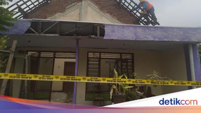 Empat Pekerja Tersengat Listrik Saat Ganti Kerangka Atap Rumah, 1 Tewas