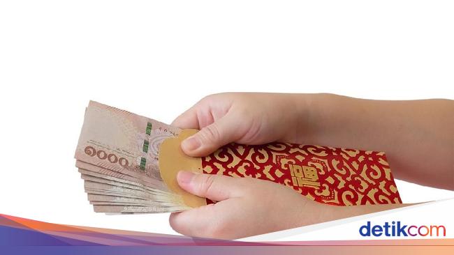 Kocak! Debt Collector Ini Tagih Utang Sambil Bagi-bagi Angpao Kocak! Debt Collector Ini Tagih Utang Sambil Bagi-bagi Angpao