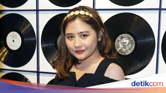 Keluarga Besar Prilly Latuconsina Maafkan Andre Taulany dan Rina Nose Keluarga Besar Prilly Latuconsina Maafkan Andre Taulany dan Rina Nose