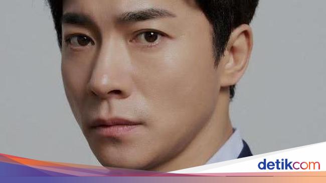 Aktor Crash Landing On You Bikin Netizen Shock dengan Umurnya yang Tua