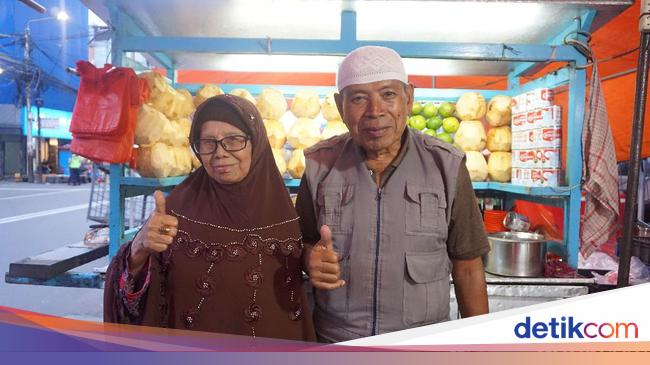 Ciri Khas Es Campur Sinar Garut Asli yang Diracik H. Ucu