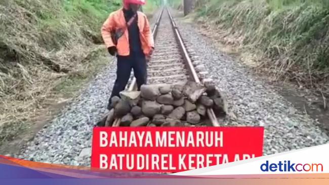 Viral Tumpukan Batu Besar Diduga Sabotase di Tengah Rel Lumajang Viral Tumpukan Batu Besar Diduga Sabotase di Tengah Rel Lumajang