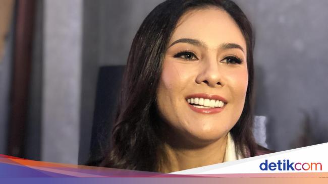 Sidang Cerai Wulan Guritno dan Adilla Dimitri Digelar Besok Sidang Cerai Wulan Guritno dan Adilla Dimitri Digelar Besok