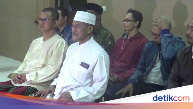 Abah Ali-Gus Amak Resmi Serahkan Syarat Dukungan Maju Independen ke KPU
