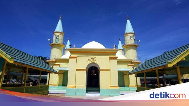 Sejarah Pulau Penyengat dan Kisah Masjid yang Terbuat dari Telur