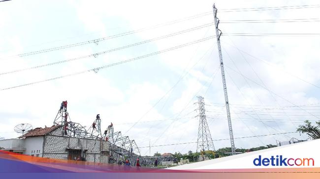 Penampakan Tower Emergency SUTT PLN di Rembang