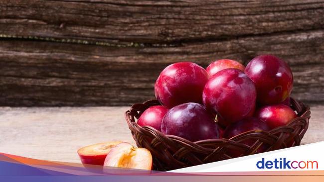 10 Manfaat Buah Plum Merah yang Tinggi Antioksidan