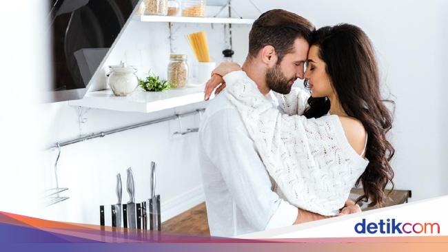 3 Tips Posisi Bercinta di Dapur, Lokasi Favorit Pasangan untuk Seks