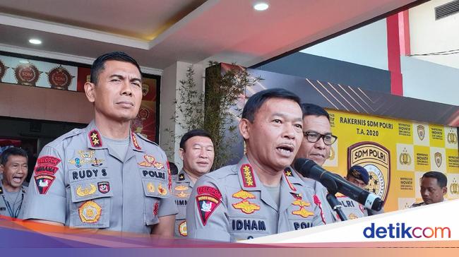 Maklumat Kapolri Terkait Corona Larang Kerumunan Massa Hingga Timbun
