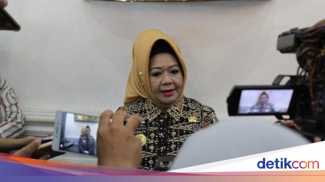 Aksi Kadinkes Lampung Kabur Usai Heboh Pamer Gaya Hidup Mewah di Medsos