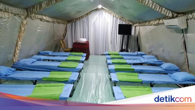Siaga Tenda Darurat Buntut Rumah Sakit Penuh di Mana-mana