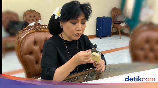 Hobi Masak, Anne Avantie Jago Bikin Sambal Terong dan Jamu Kencur