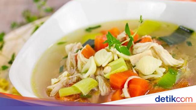 Sop Ayam Jadi Menu Praktis Andalan Chef Stefu Santoso di Rumah