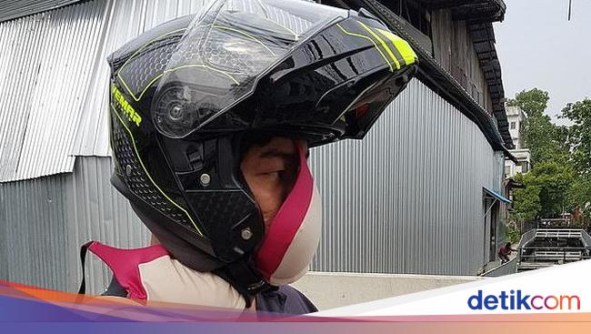 Ngakak Foto Nyeleneh Orang Pakai Masker Unik Celana Dalam Hingga Bra