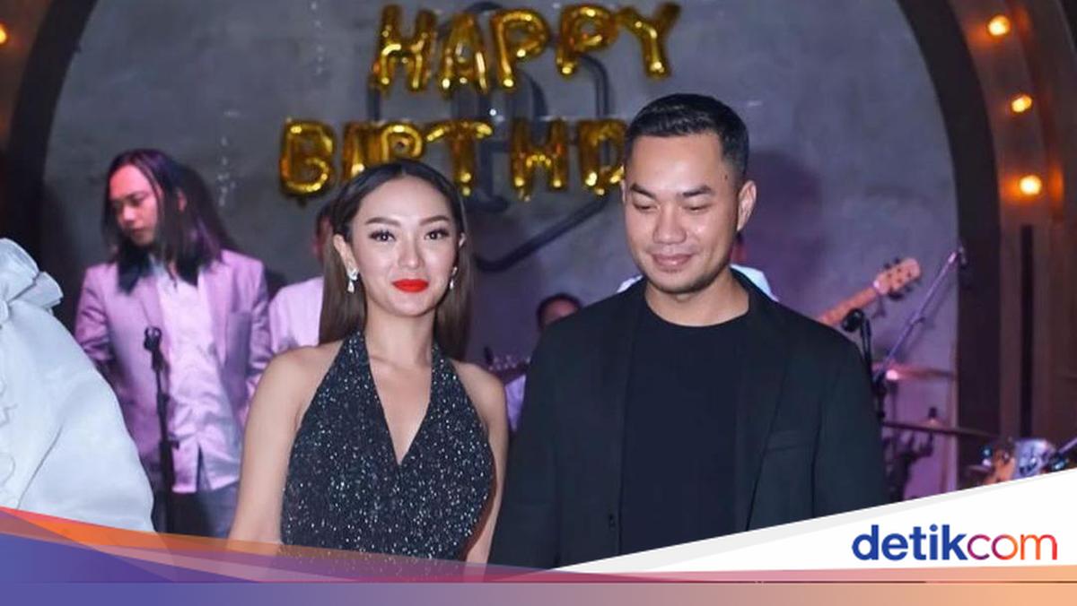 Sikap Zaskia Gotik Hadapi Masalah Rumah Tangga, Kini Suami Diperiksa KPK