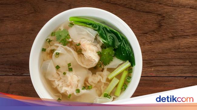 Resep Sup Pangsit Ayam dan Udang yang Gurih Buat Berbuka