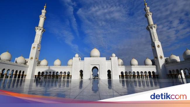 Masjid Mewah dengan 82 Kubah Sheikh Zayed Buka Tur Virtual