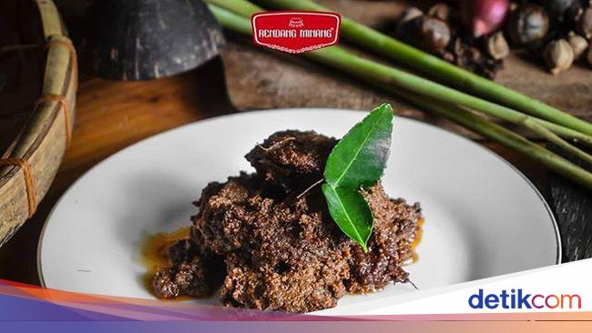 Ini 5 Tips Masak Rendang Anti Gagal dari Ahli Rendang