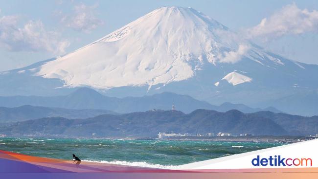 Maskapai Jepang Ajak Wisatawan Lihat Gunung Fuji Lebih Dekat